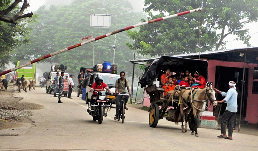 गड्डाचौकी नाकाबाट आउने विदेशी पर्यटक बढ्दै | Dinesh Khabar