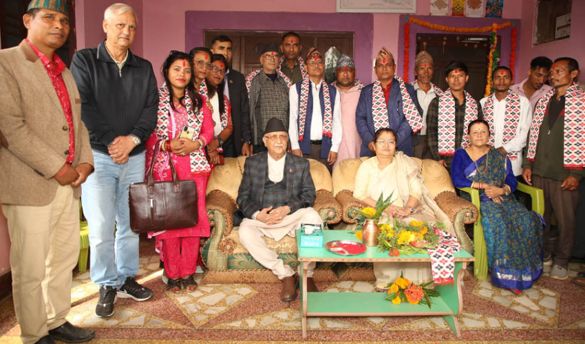 एकीकृत समाजवादीका धनगढी नगर अध्यक्ष रेग्मी एमालेमा प्रवेश | Dinesh Khabar